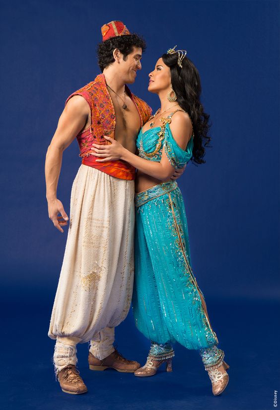 Jasmine w/ Aladdin cosplay. | Scrolller