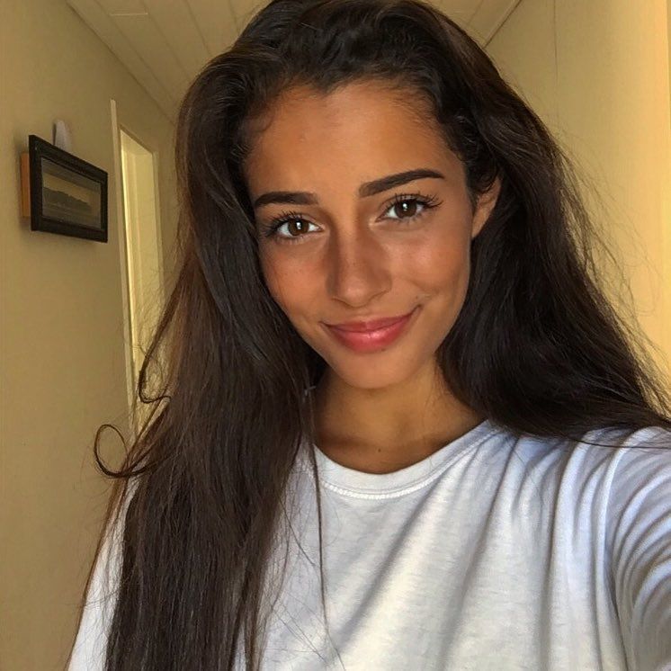 Jeanne Studsgard | Scrolller