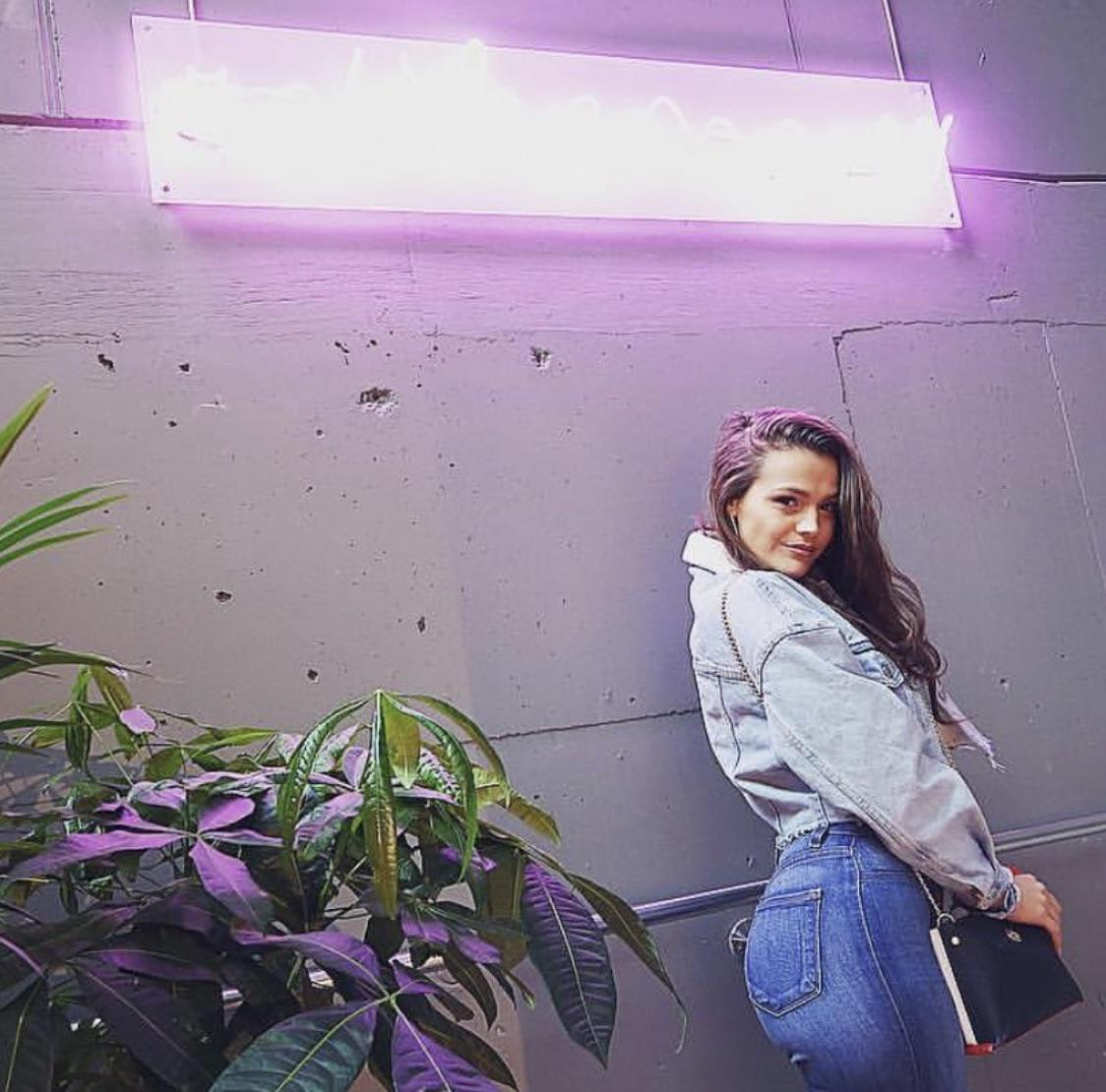 Jeje Lopes | Scrolller