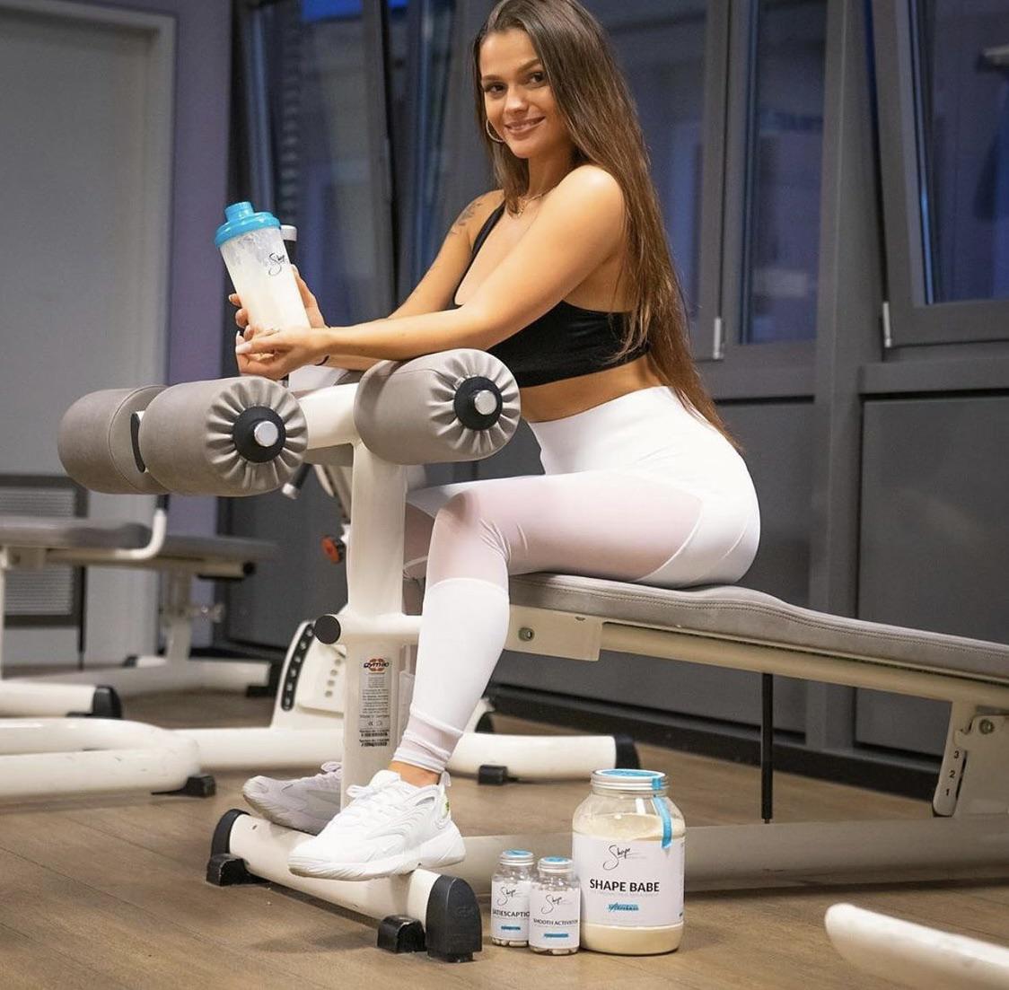 Jeje Lopes | Scrolller