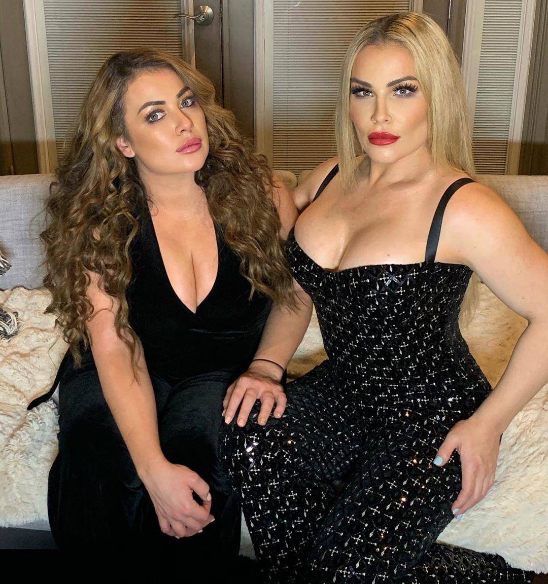 Jenni and Nattie 😳🤤 | Scrolller