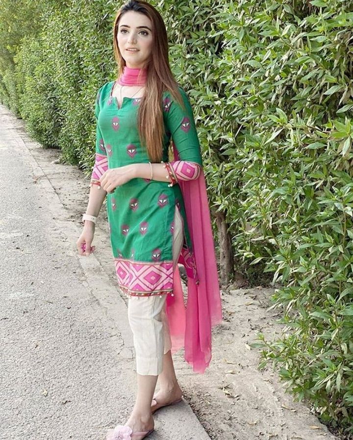 Jerk and trade ass pics of paki and desi women | Scrolller