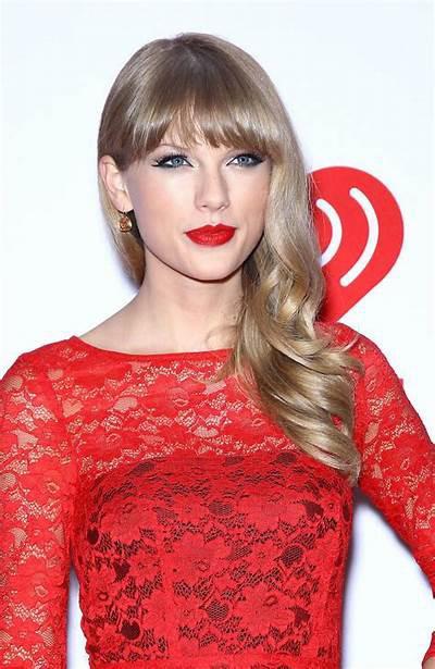 Jerking for Taylor Swift before anyone wake up. | Scrolller