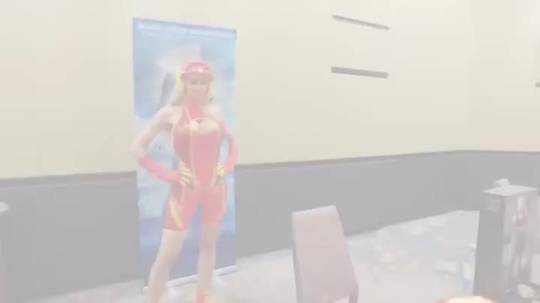 Jesse Quick cosplay (gifv) from Unplugged Expo 2016 | Scrolller