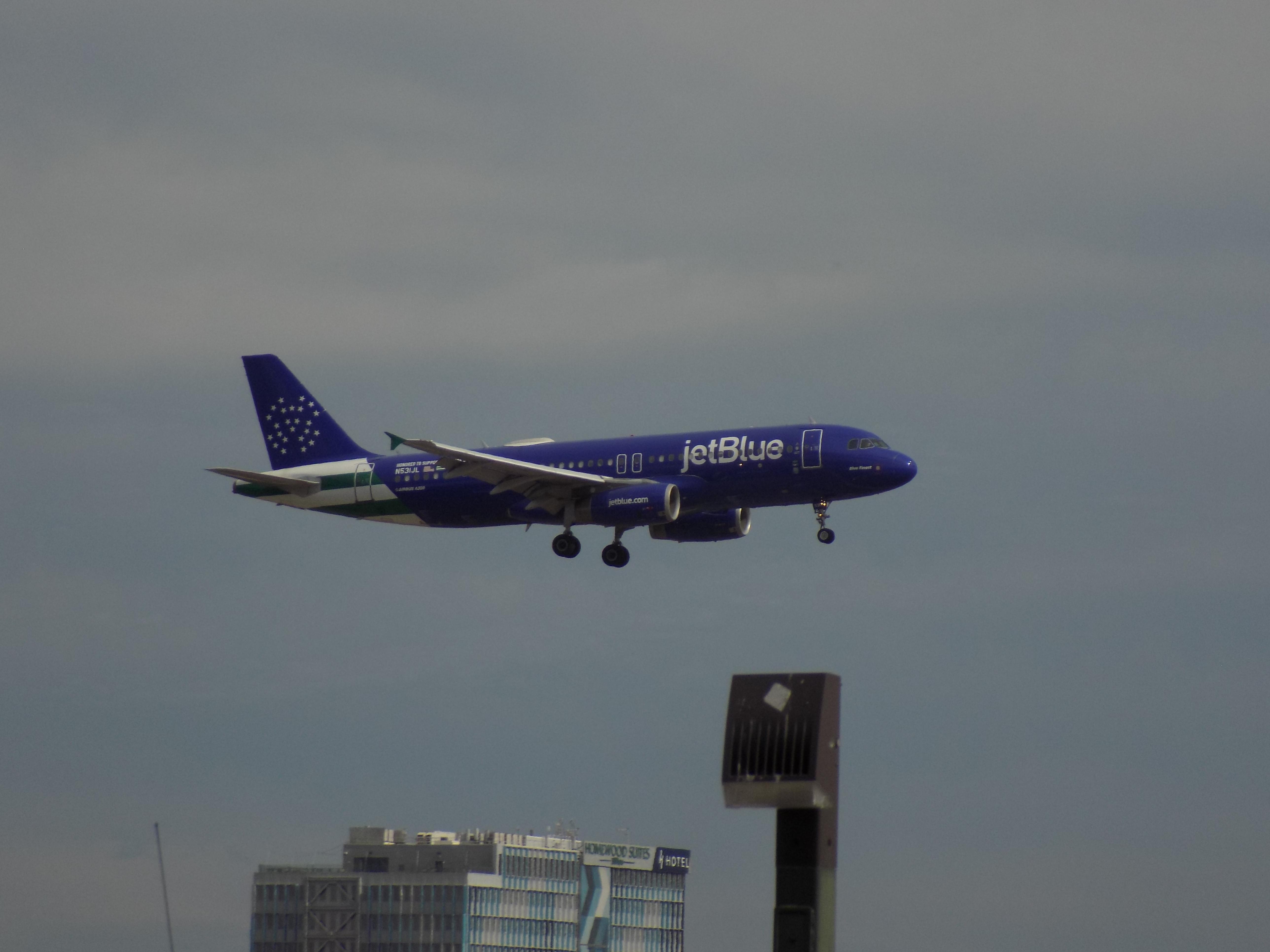 JetBlue A320 "NYPD" Livery flying in! The trip was good and there were lots of planes to ...