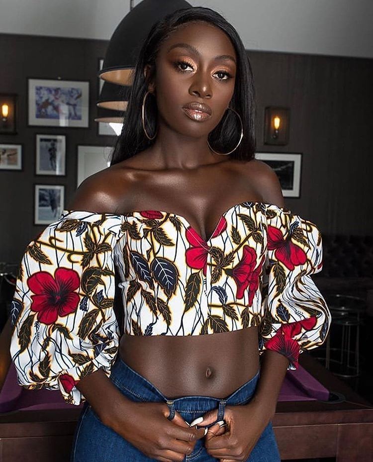 Jetsetter Jackie | Scrolller