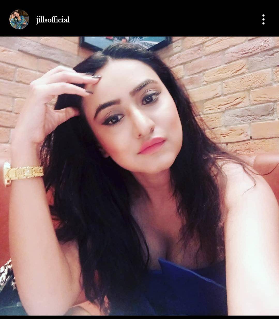 Jils Mohan | Scrolller