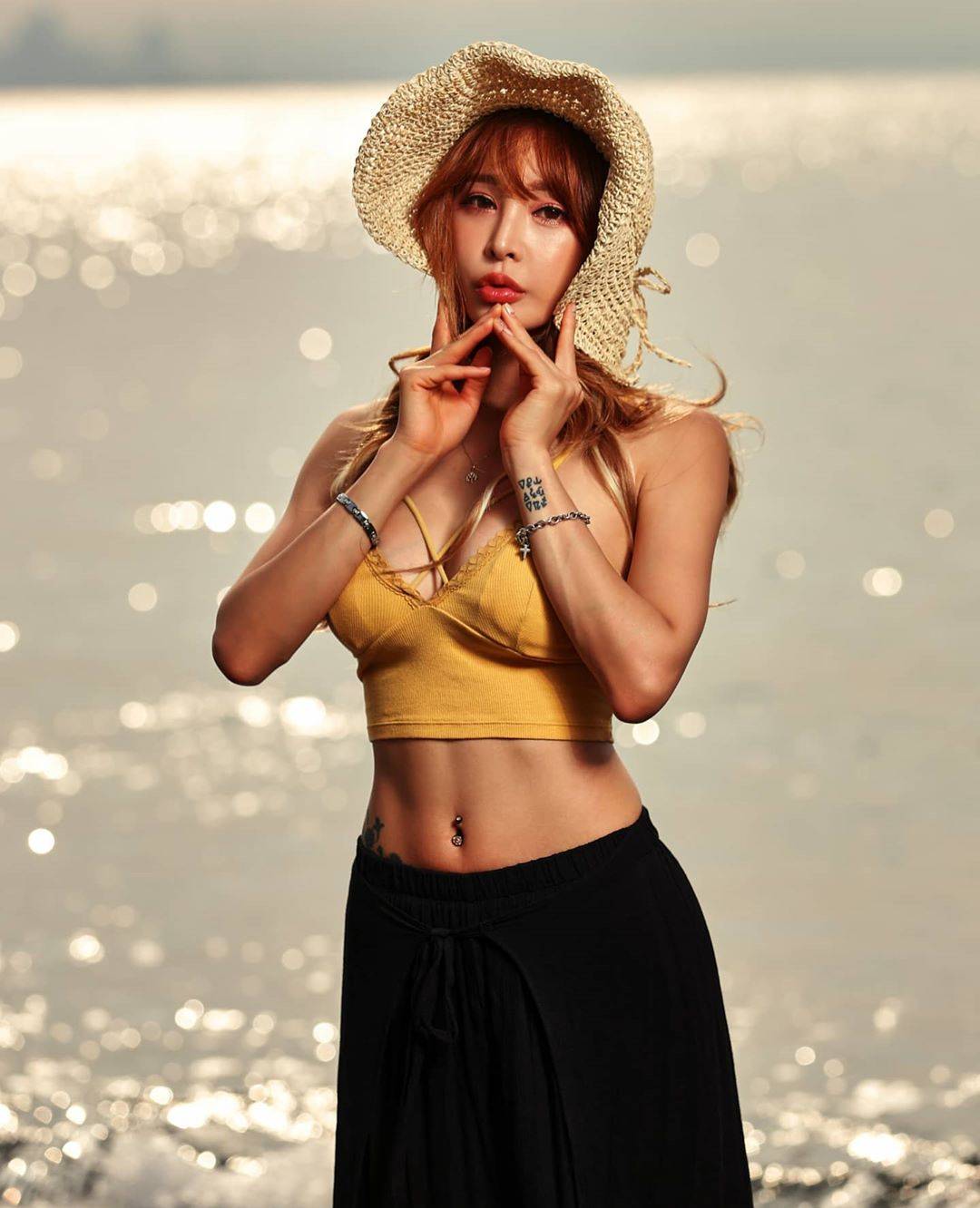 Jin Hajin | Scrolller