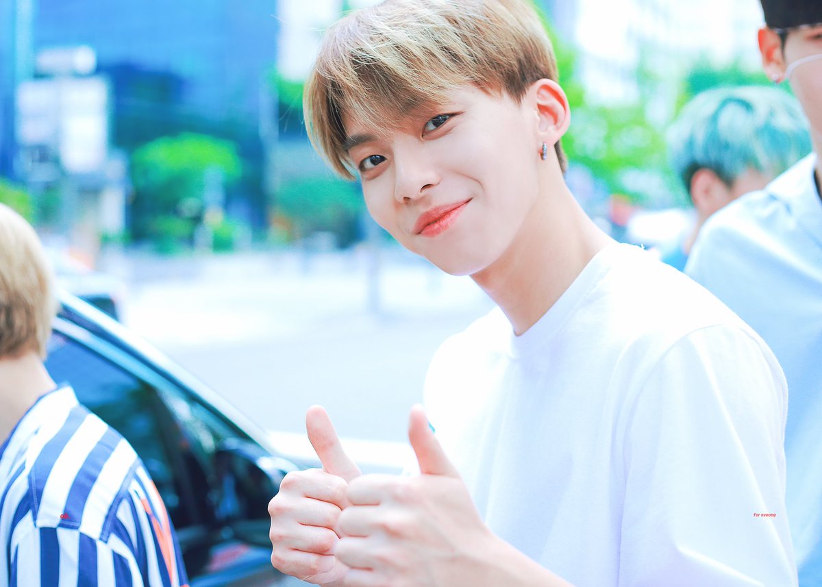 Jinyoung giving his approval | Scrolller