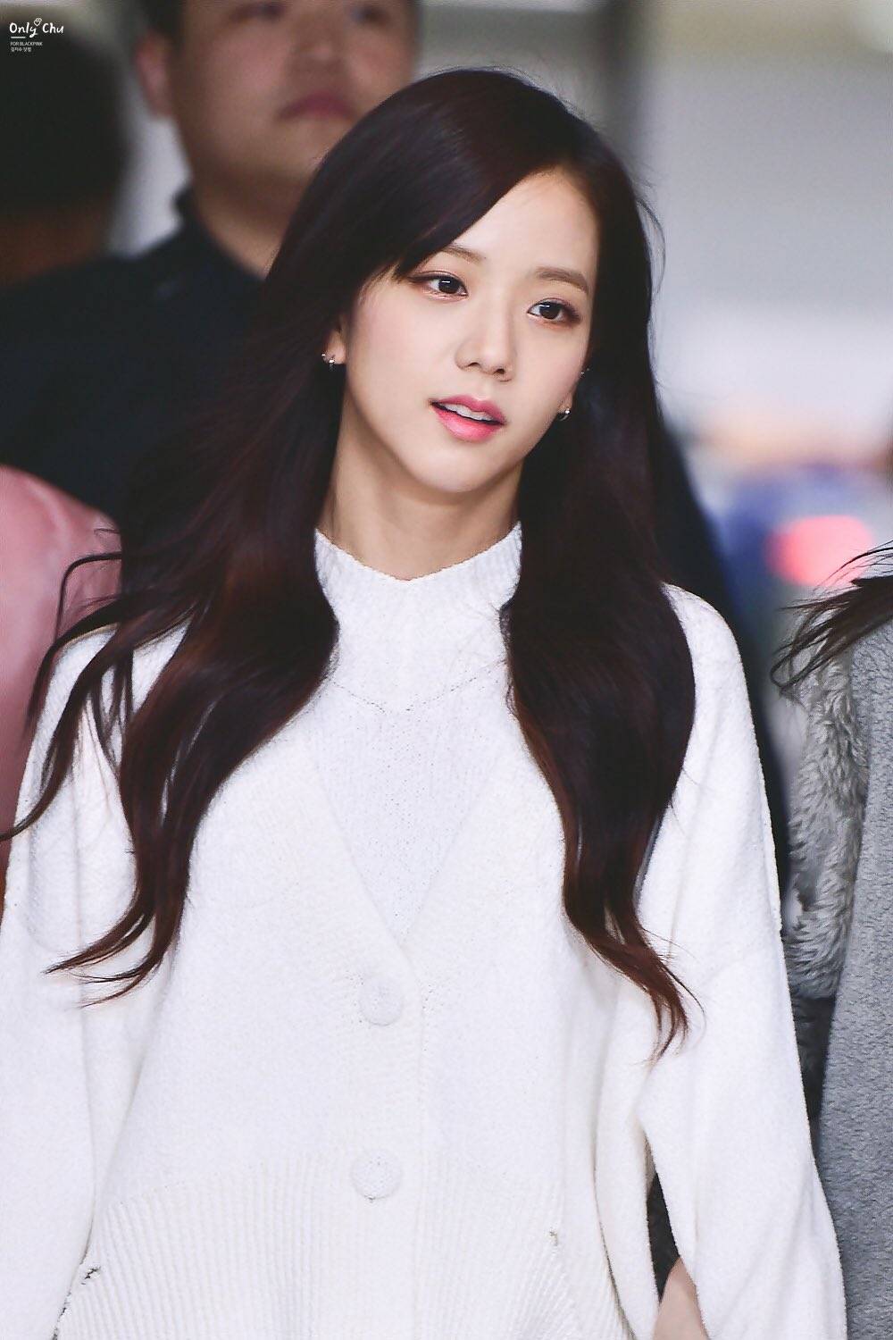 Jisoo | Scrolller