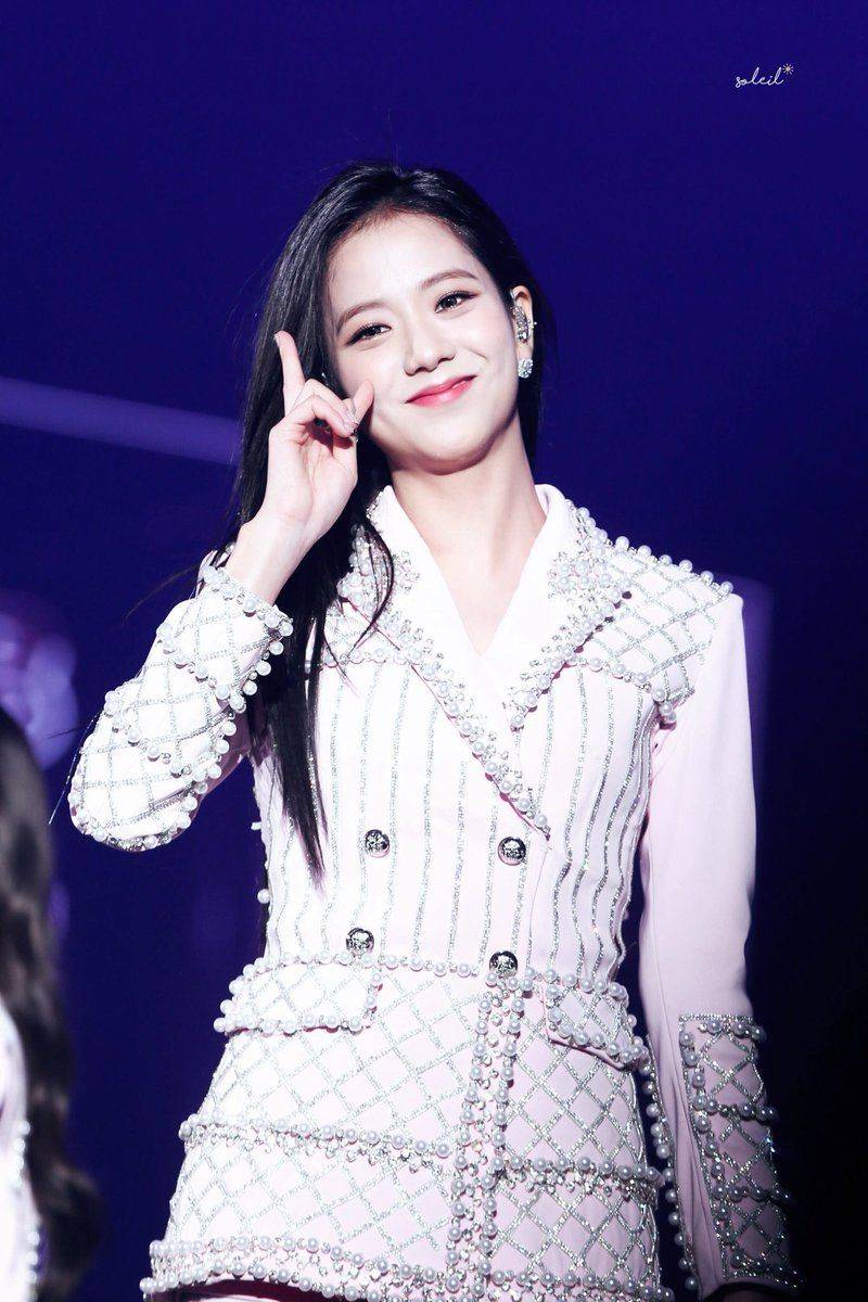 Jisoo | Scrolller