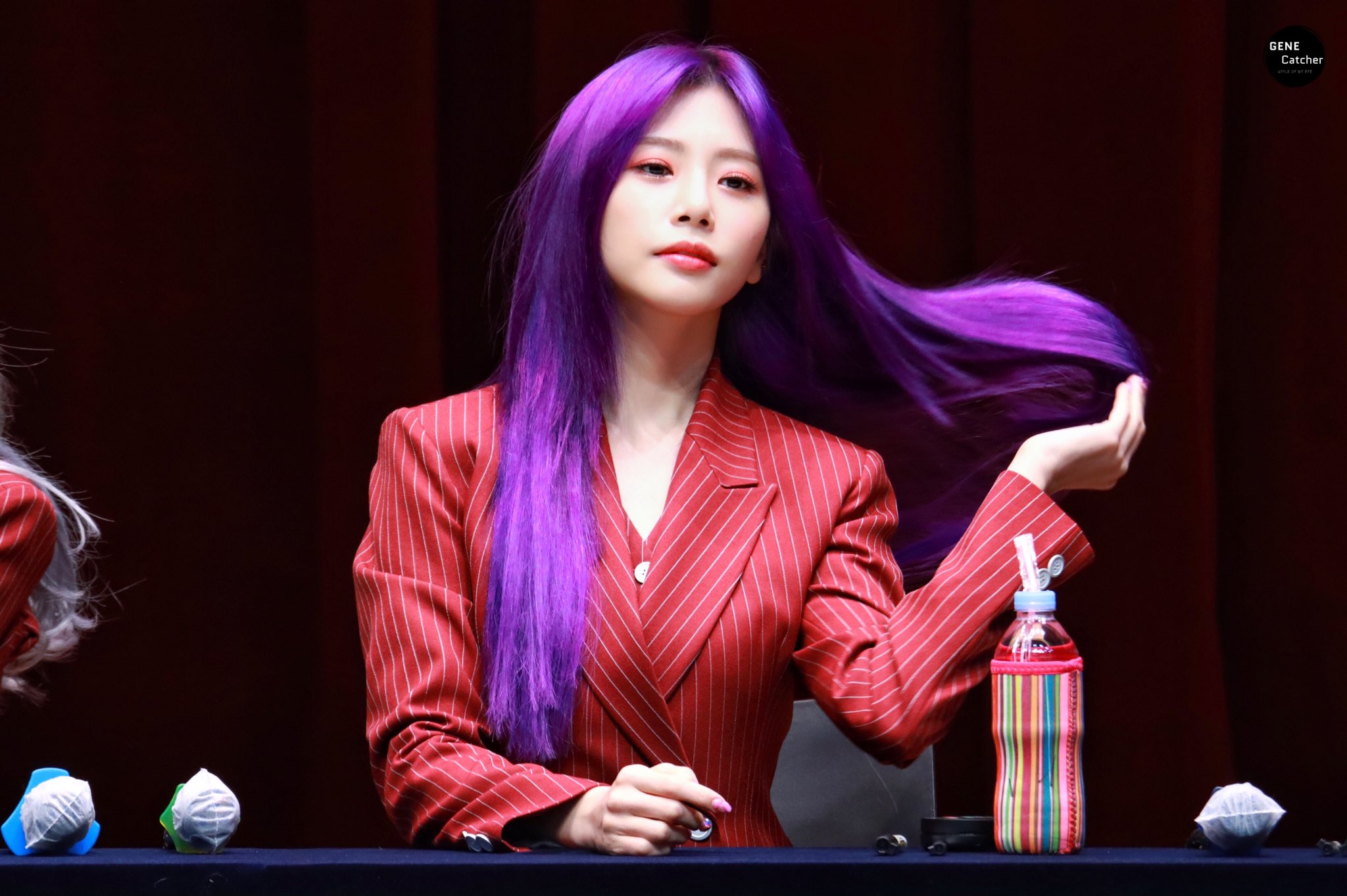 JiU | Scrolller