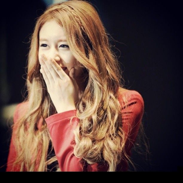 Jiyeon is amused | Scrolller