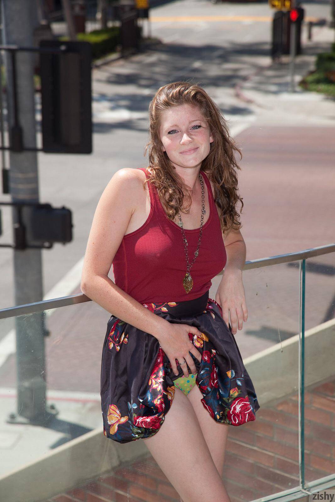 Jordyn B | Scrolller