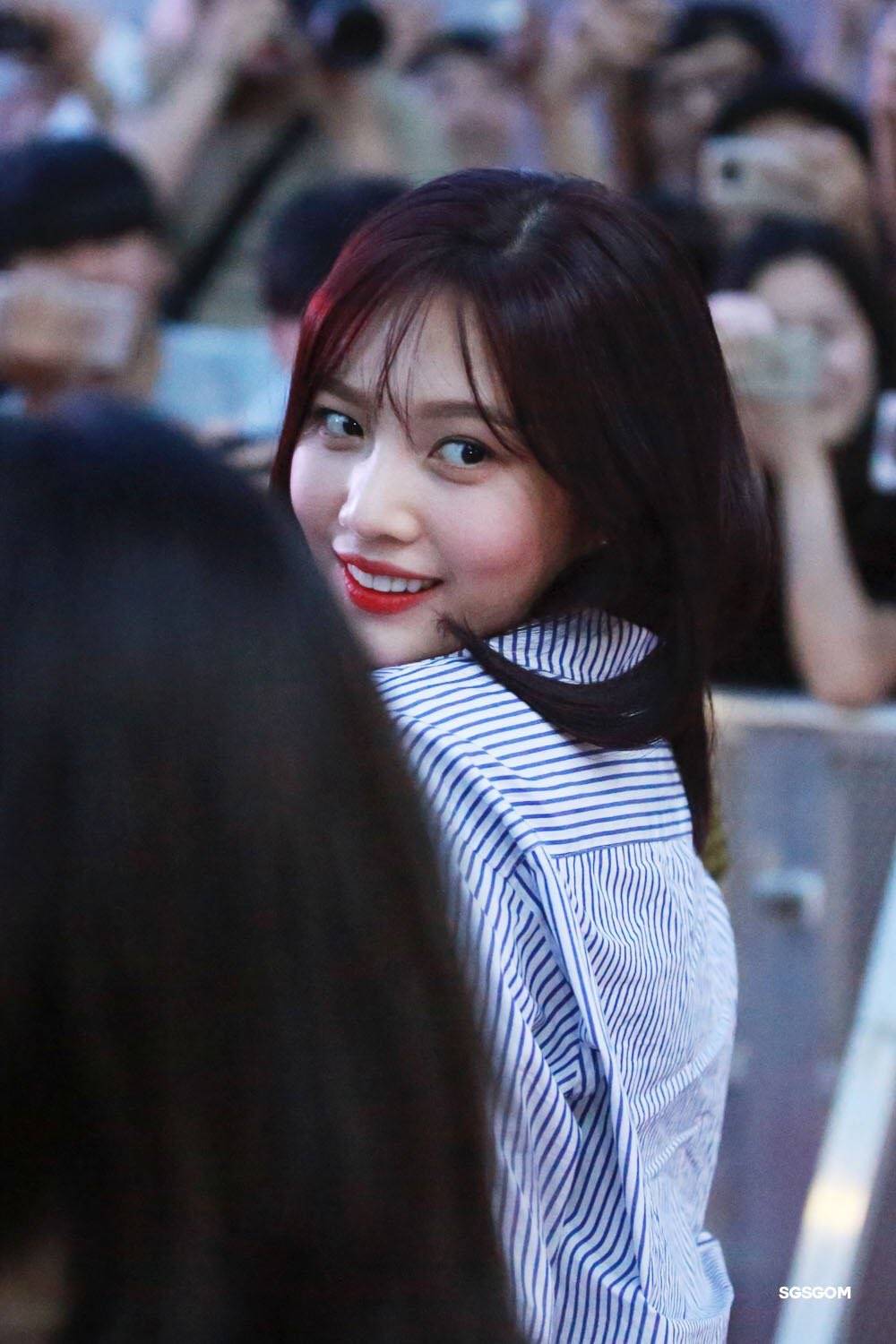 Joy Glance | Scrolller