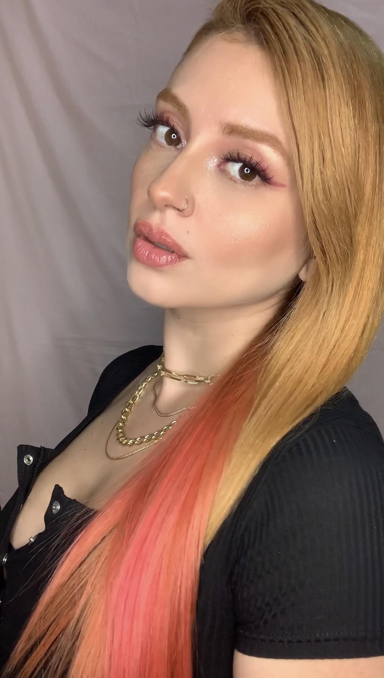 Juicy & Real (; | Scrolller