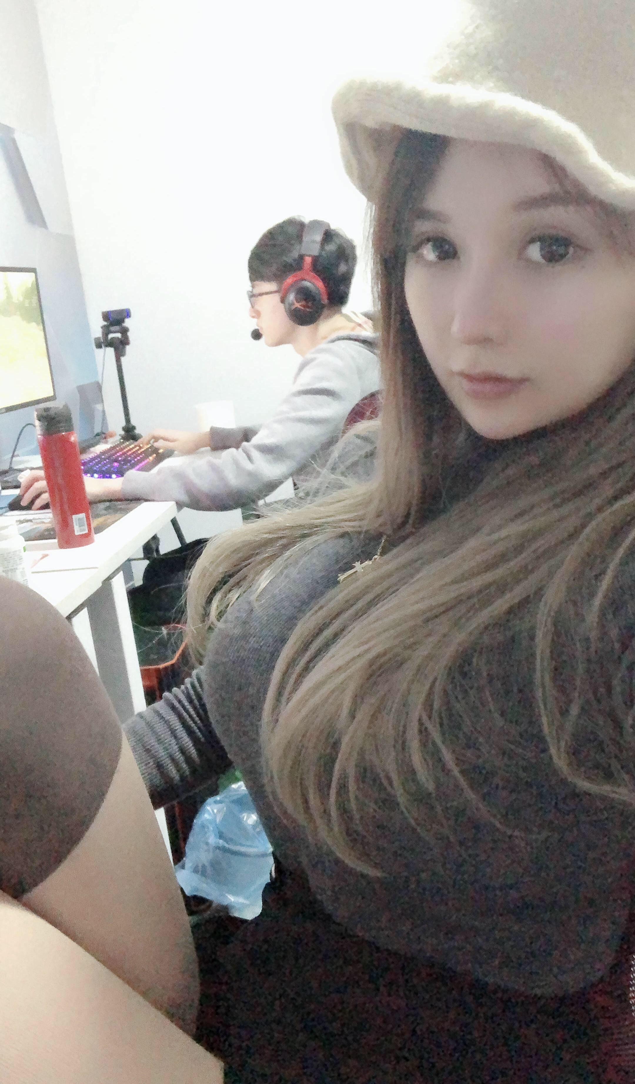 Juicy unknown | Scrolller