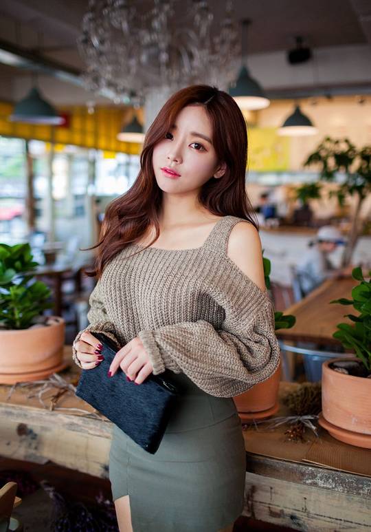 Jung Yeon | Scrolller