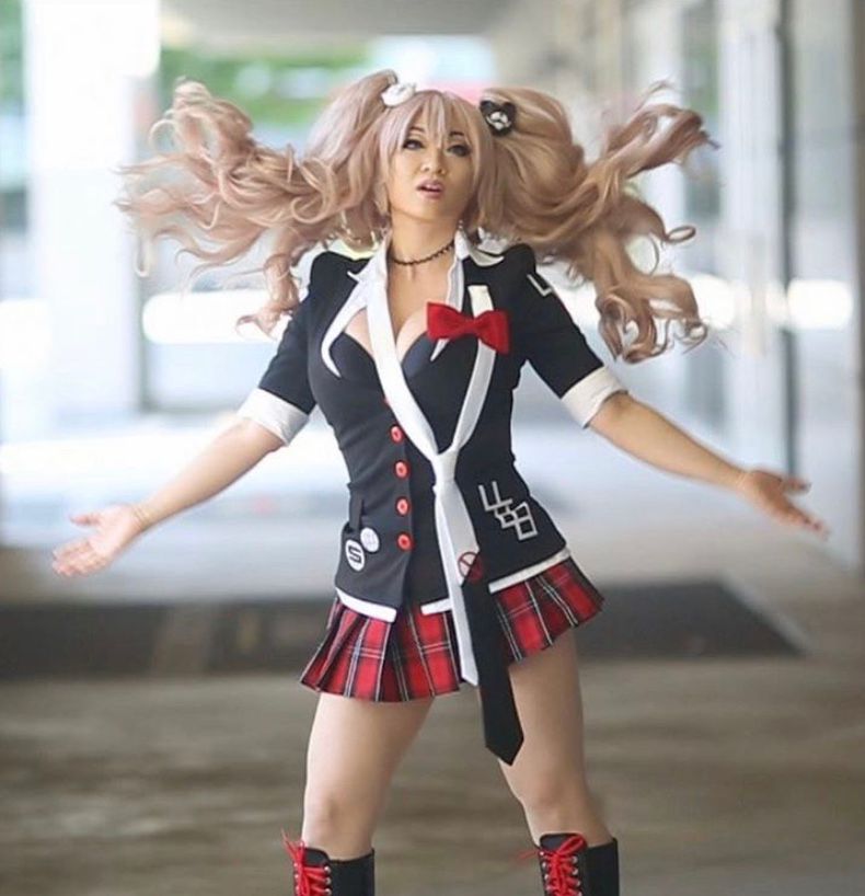 Junko hair flip | Scrolller