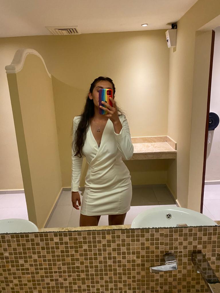 Just a dress, nothing else, I swear [F] 21 | Scrolller
