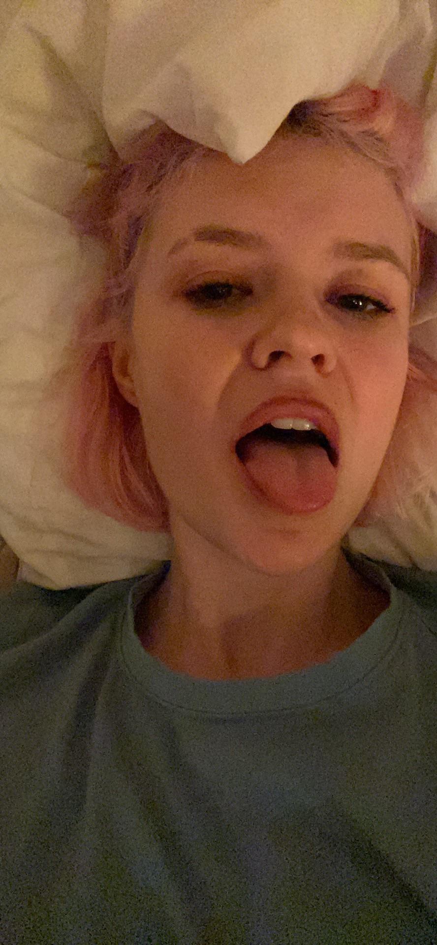 just a face but it‘s waiting for your load 🤤 | Scrolller