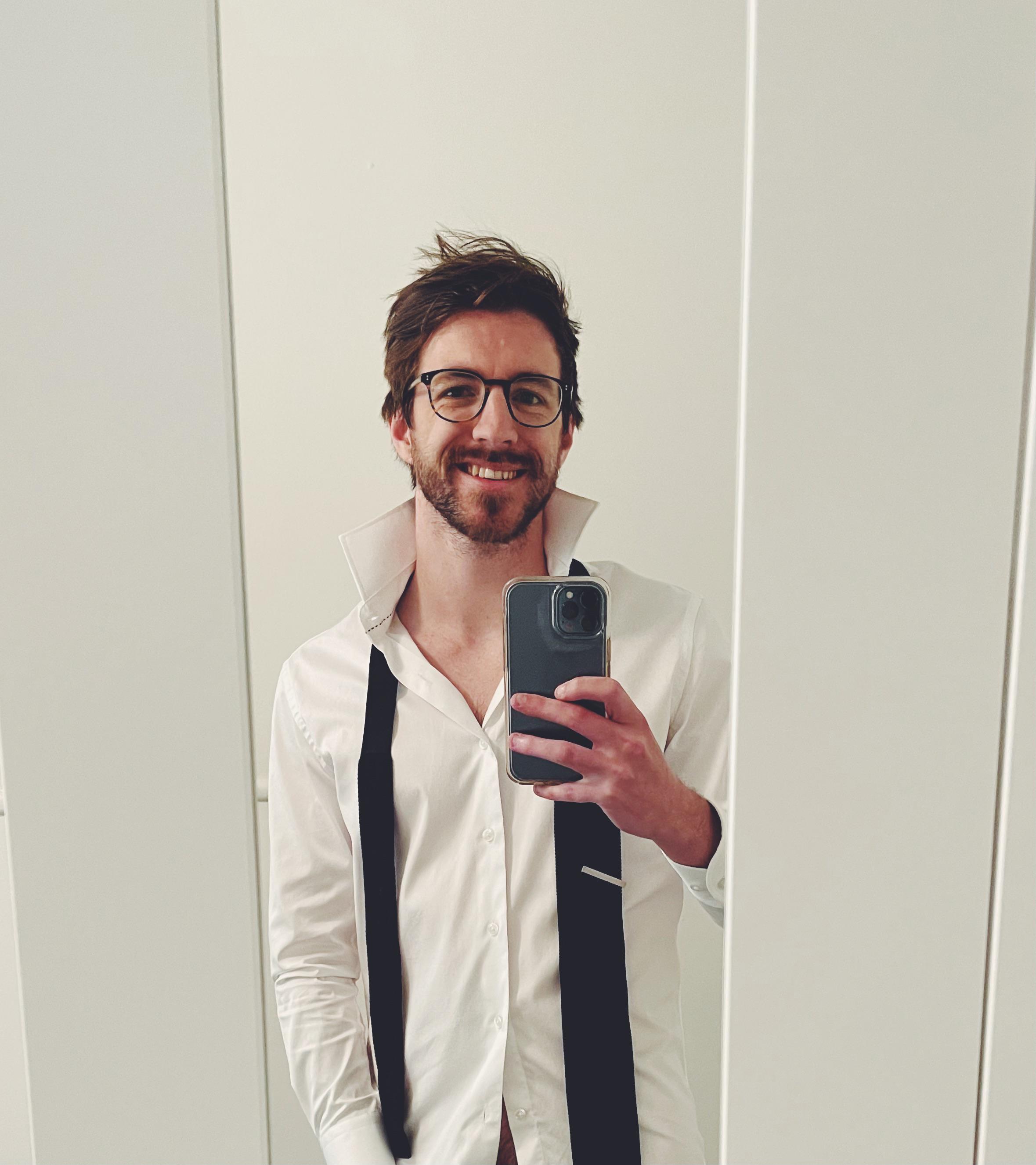 Just a regular old selfie. No thinly veiled OF promotion. | Scrolller