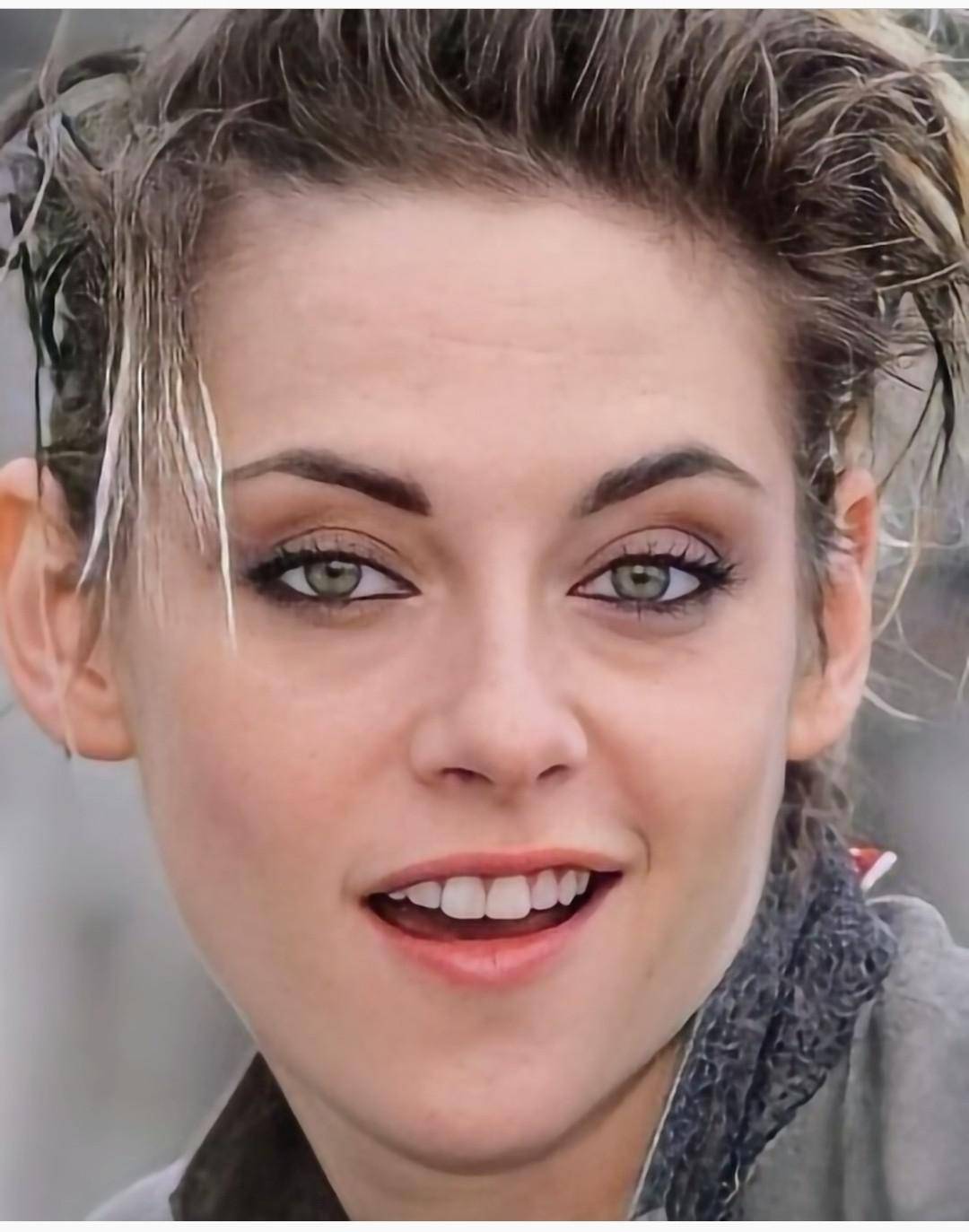 Just because she's gorgeous. | Scrolller