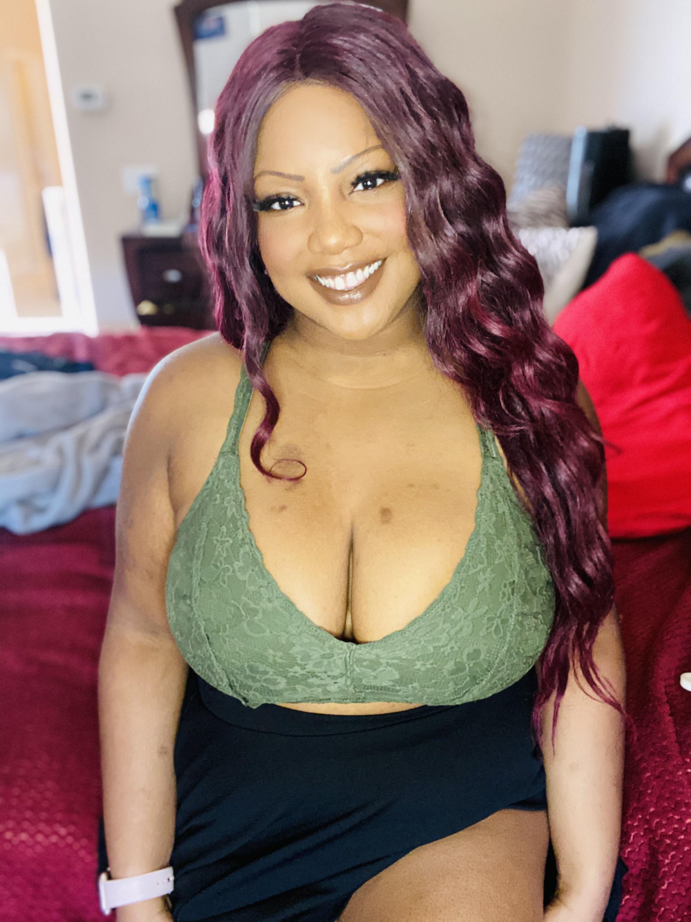 Just bend me over 😈 | Scrolller