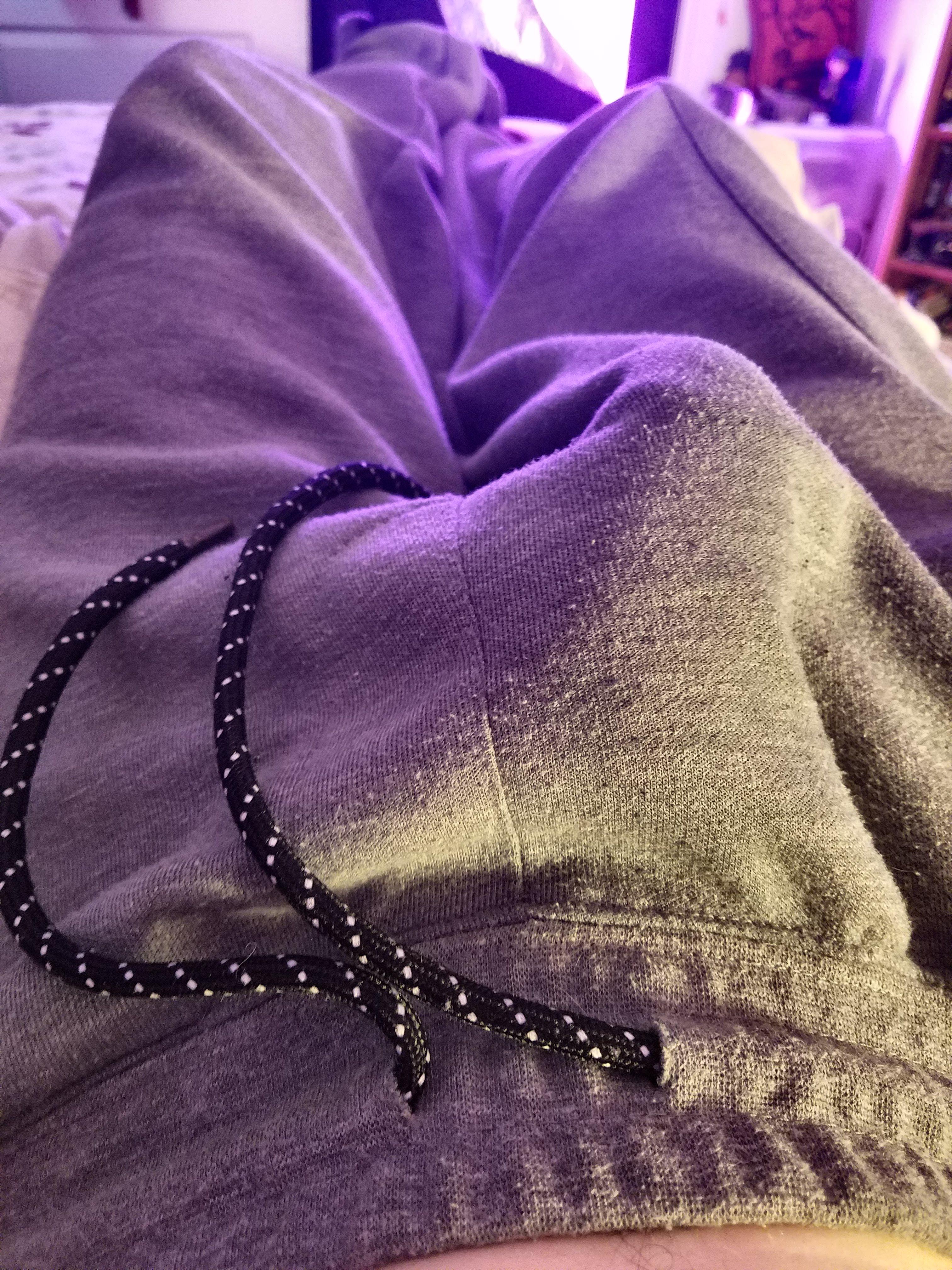 Just chillin | Scrolller