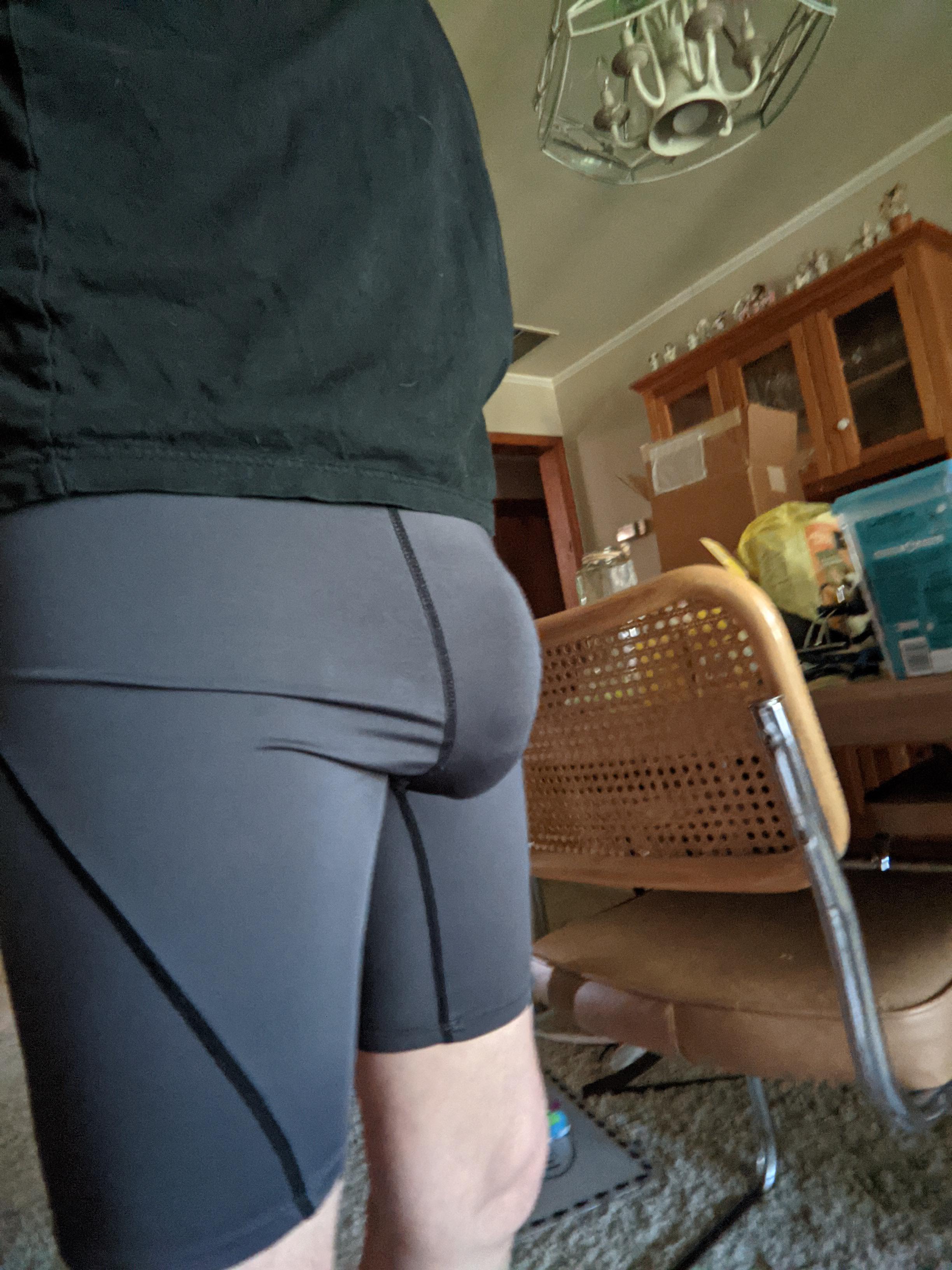 Just getting ready to go walking. | Scrolller