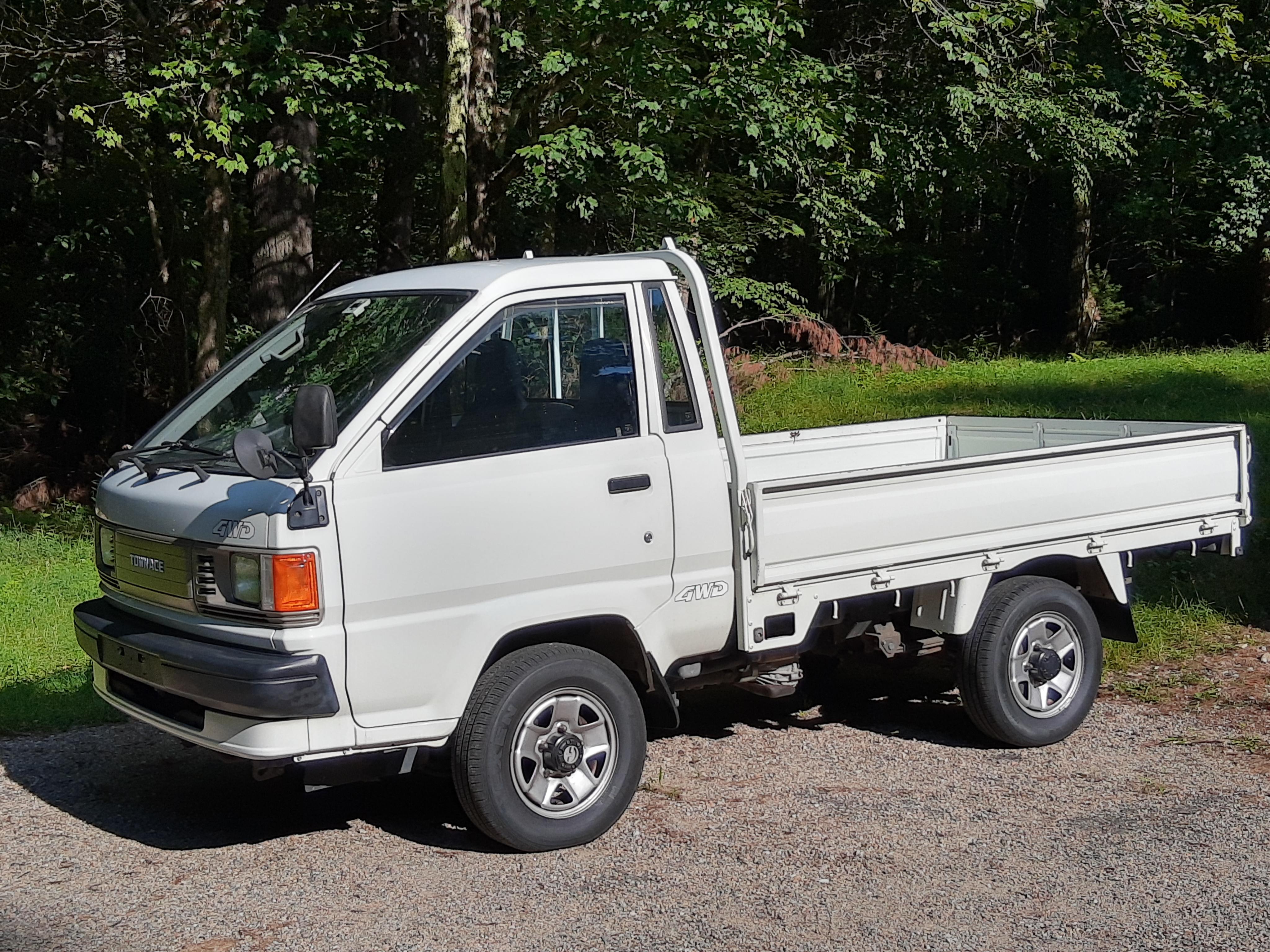Just picked up this beast. 1995 Toyota TownAce with unde 20k miles | Scrolller