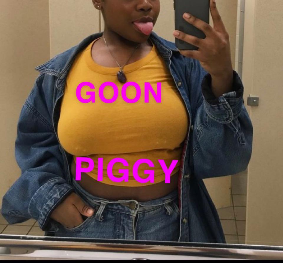 Just stare at this photo while I gag on your goon stick | Scrolller