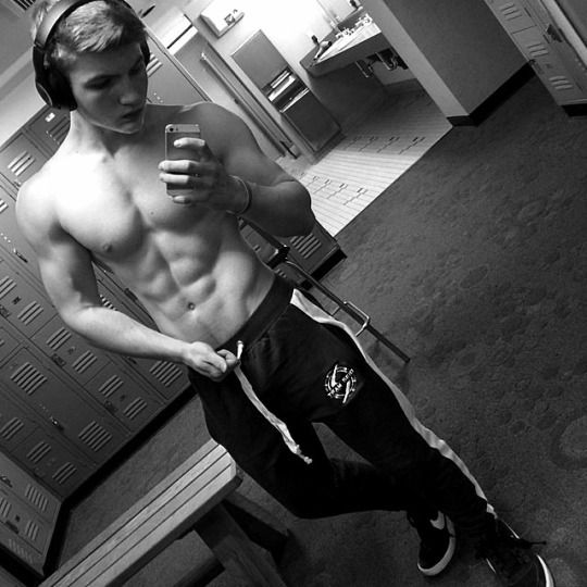 Just sweats (X-Post /r/guysinsweatpants) | Scrolller