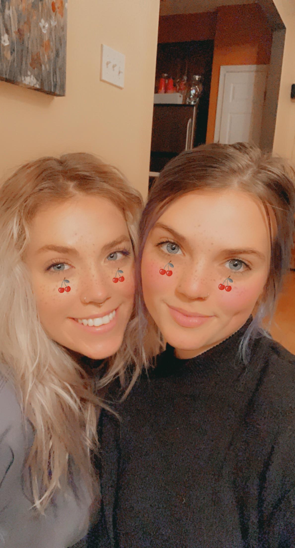 just two bisexual sisters 🏳️‍🌈🍒 | Scrolller