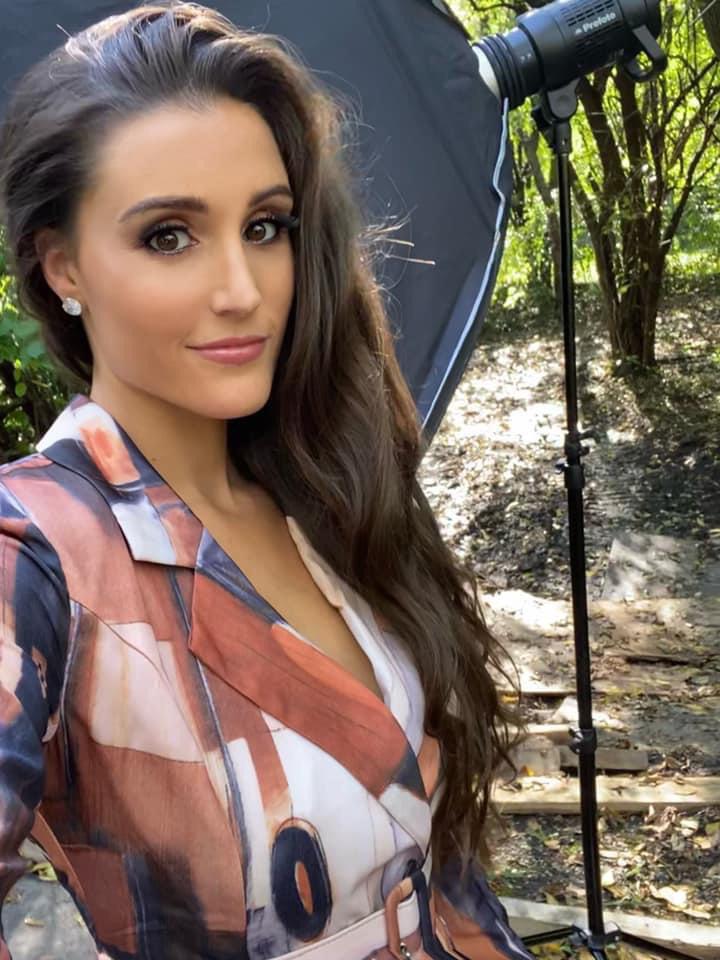 Justine Davis | Scrolller