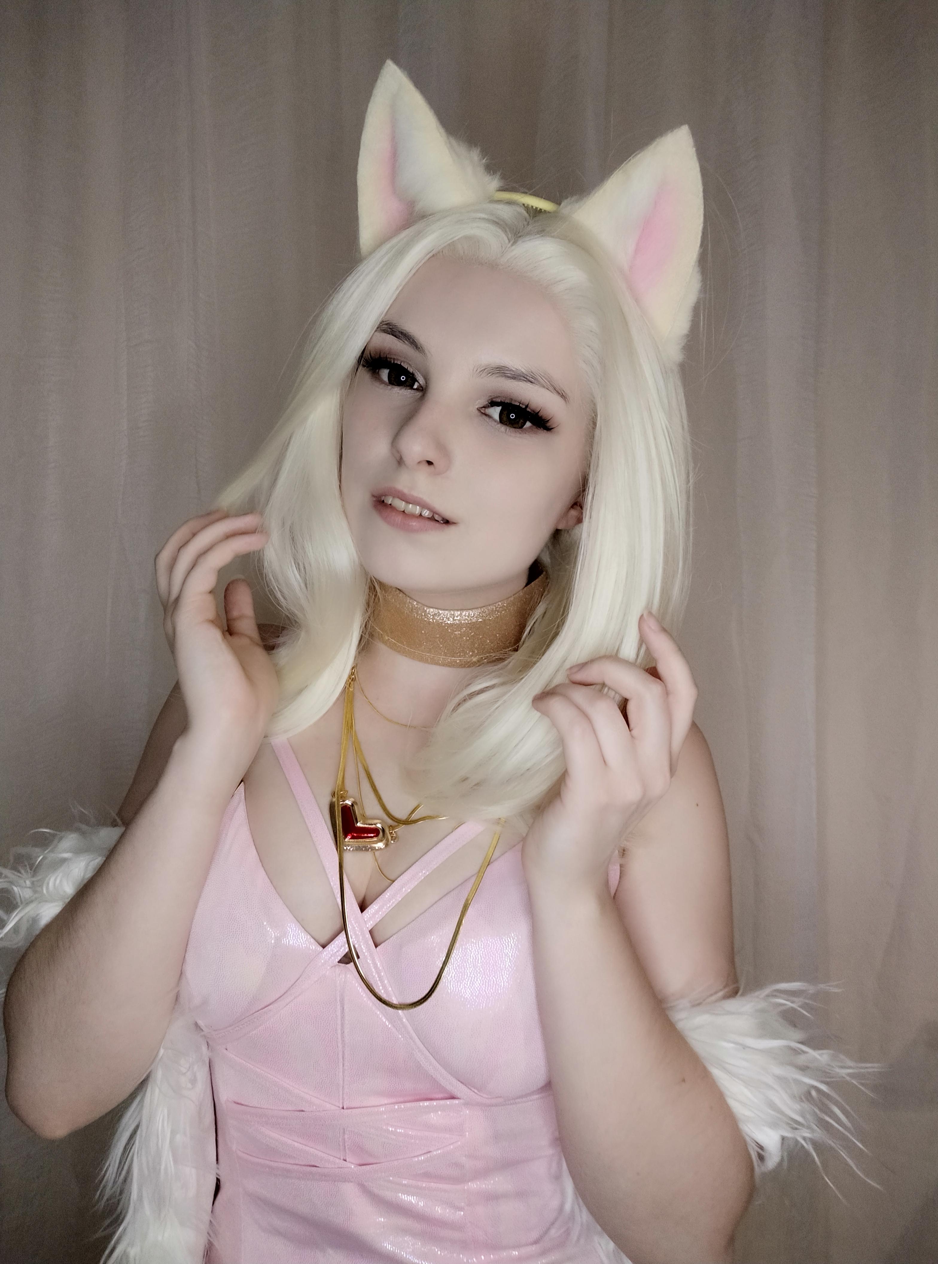 K/DA Ahri Magazine ver. cosplay by sana.cs | Scrolller