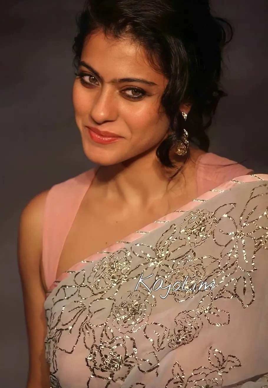 Kajol Devgan Scrolller