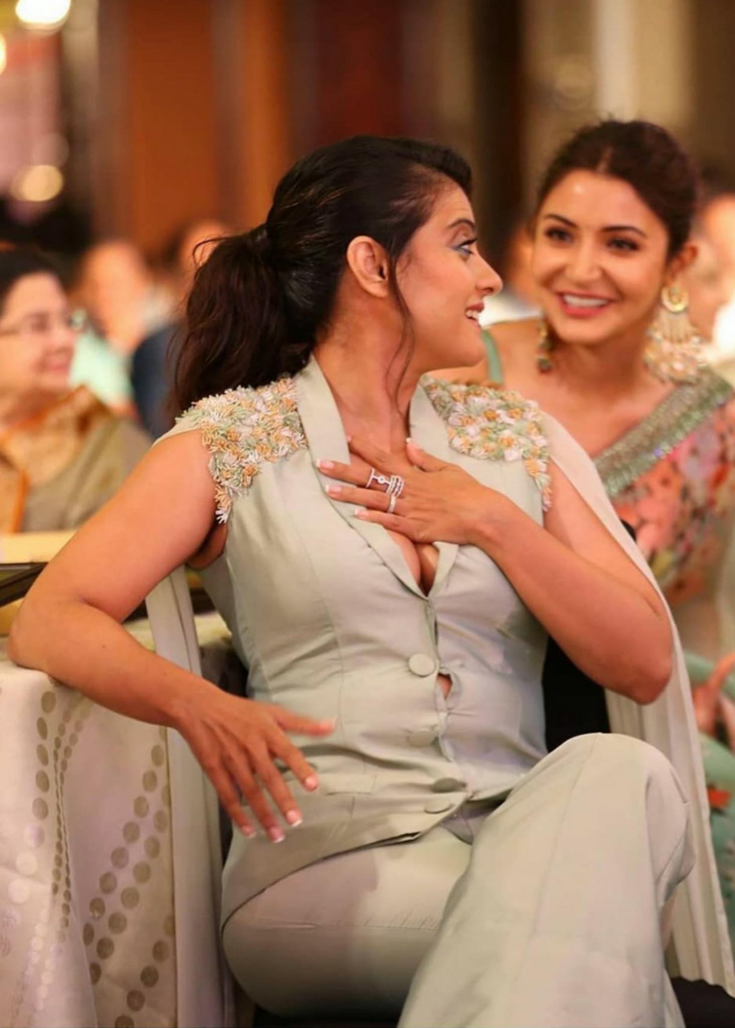 Kajol mommy at an event 😍 | Scrolller