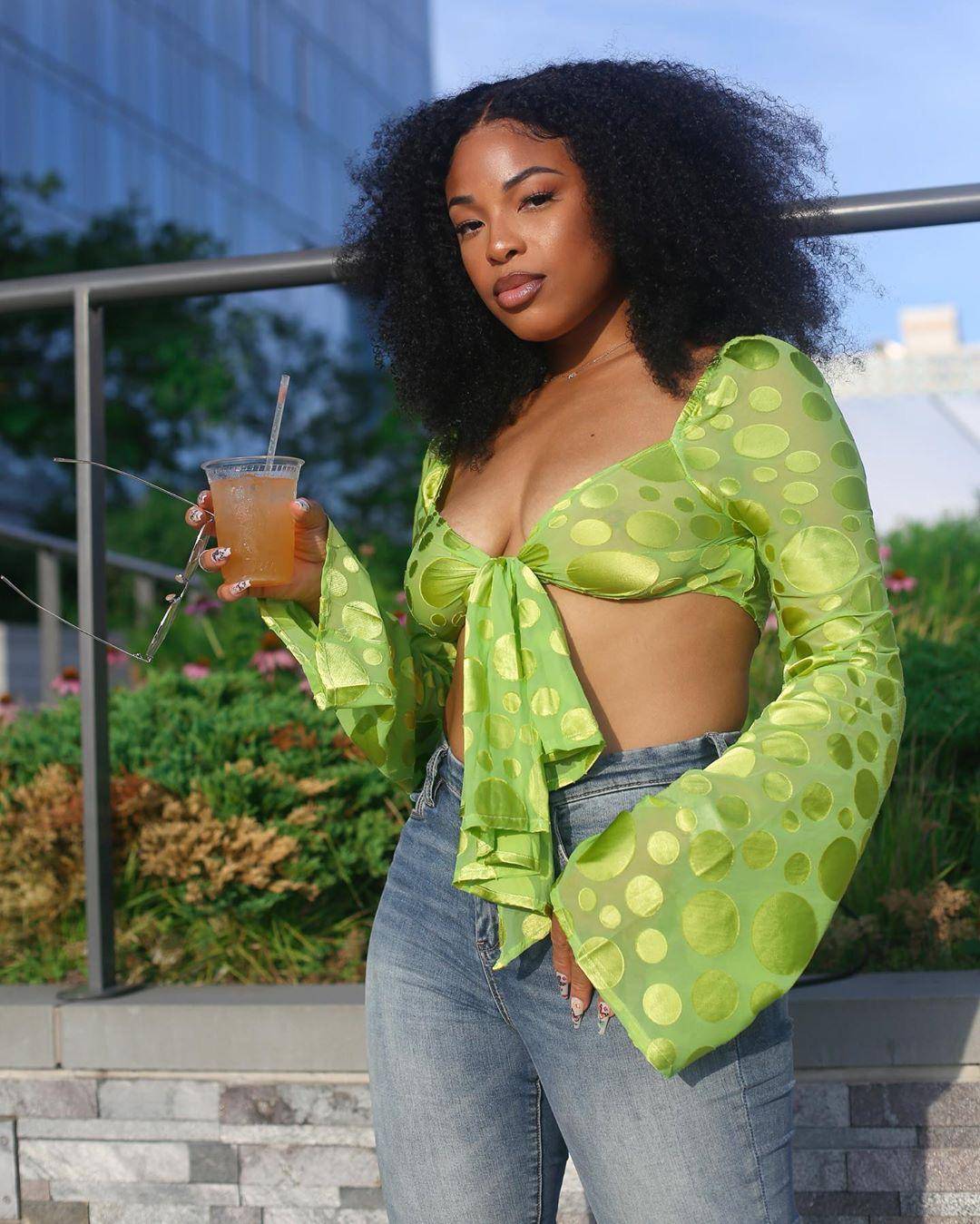 Kam letting the nips out ! | Scrolller