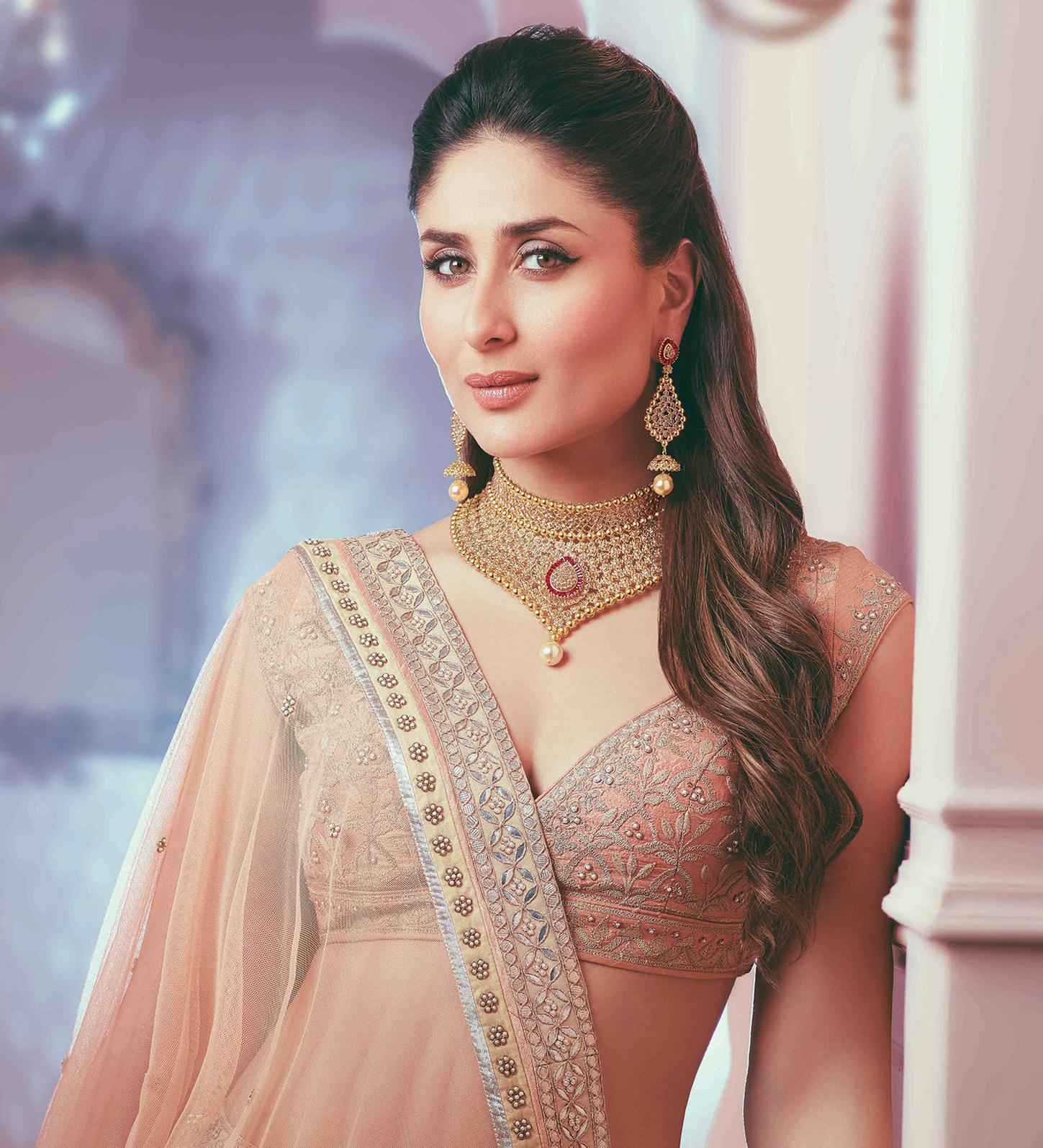 Kareena Kapoor | Scrolller