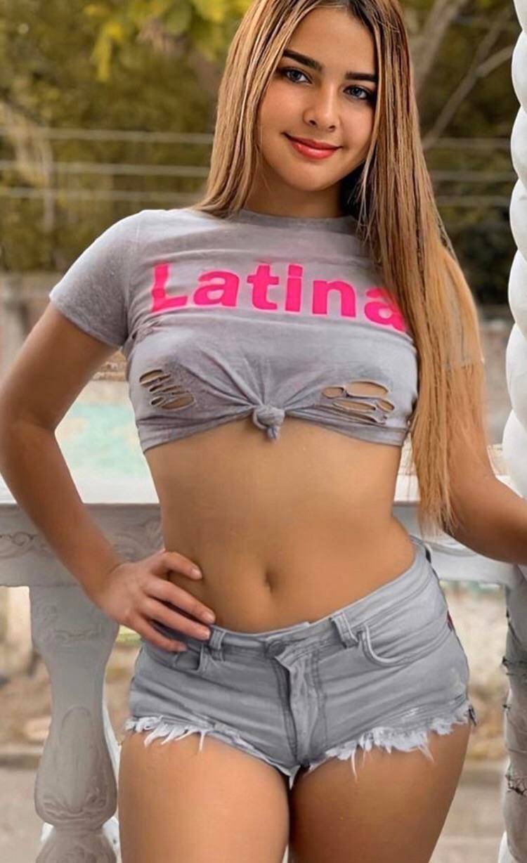 Mamasita (Karen) | Scrolller