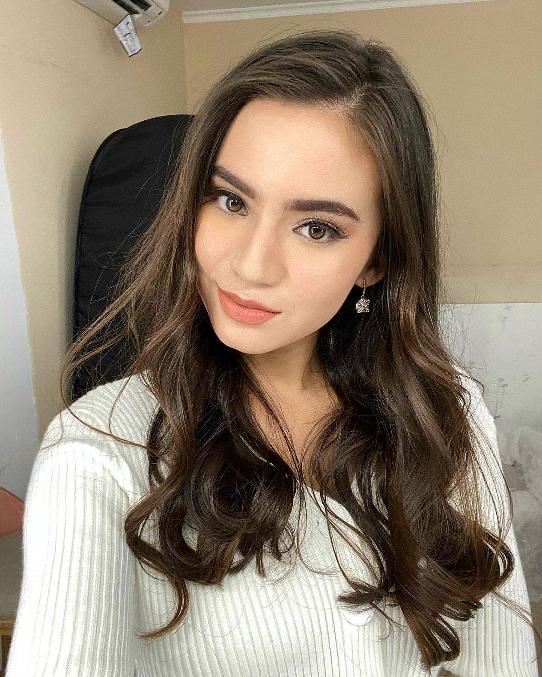 Karen Nijsen | Scrolller