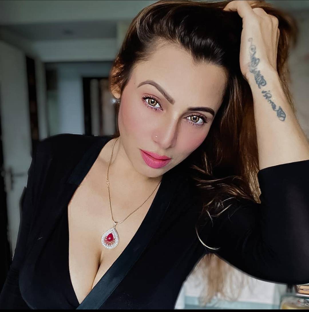 Karishma Kar | Scrolller