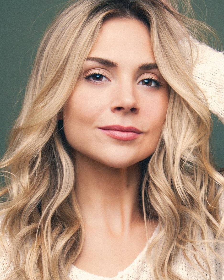 Karissa Lee Staples | Scrolller