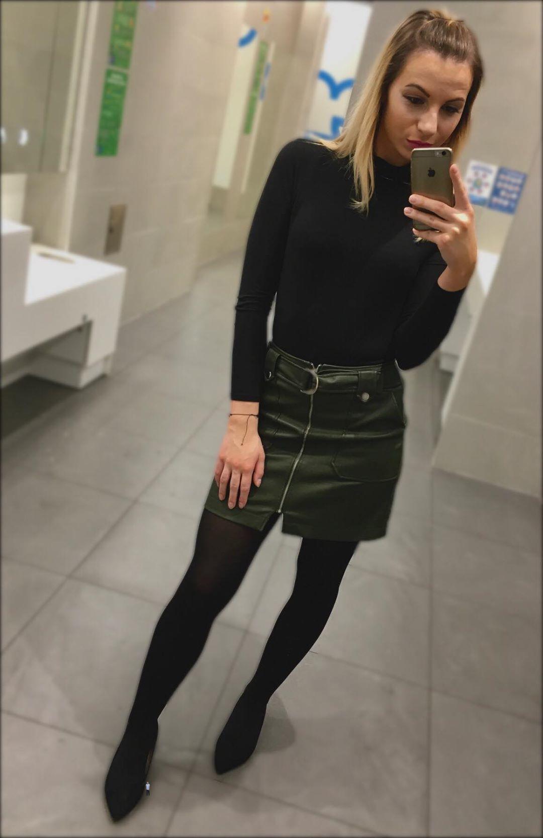 Karolina | Scrolller