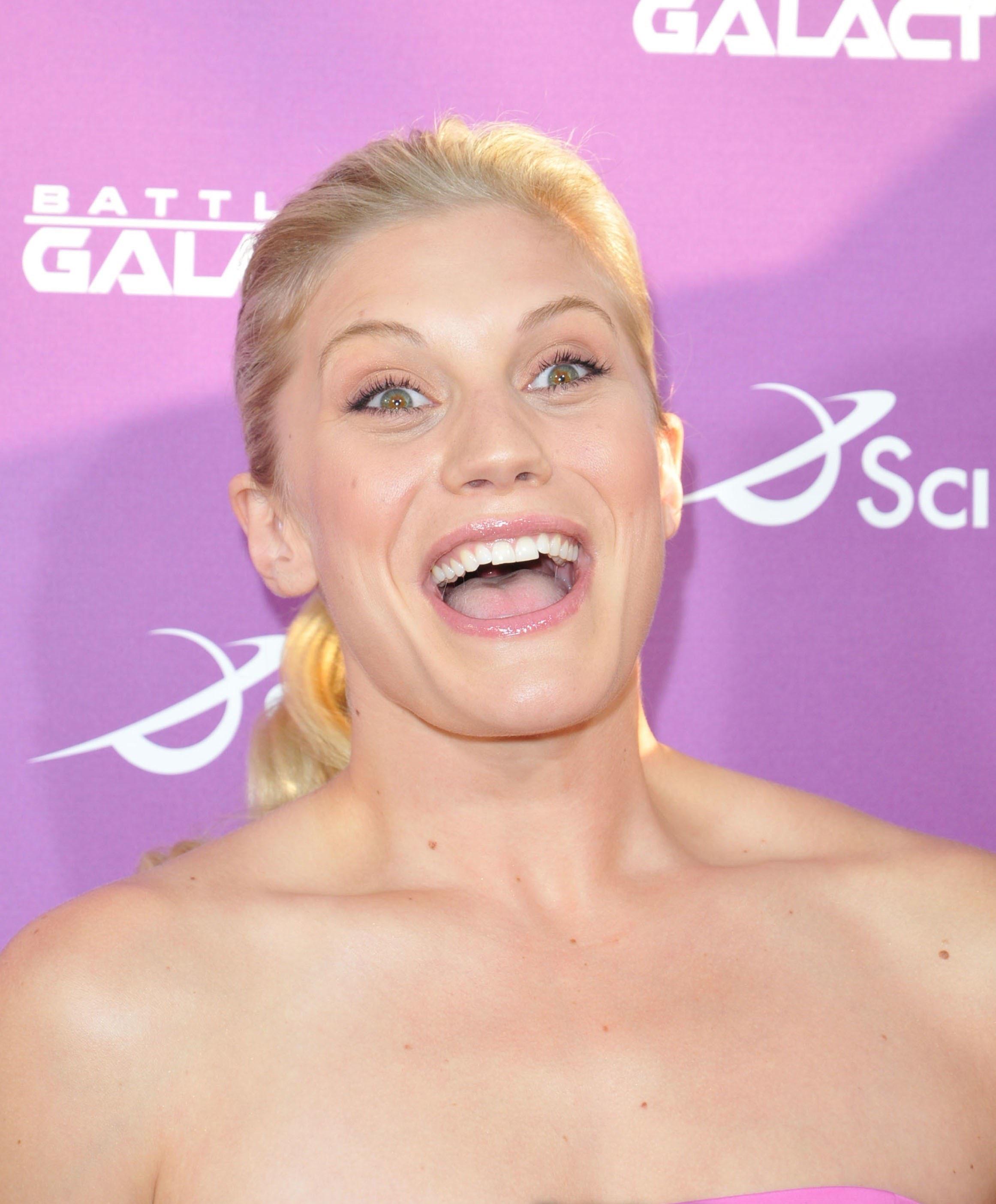 Katee Sackhoff | Scrolller