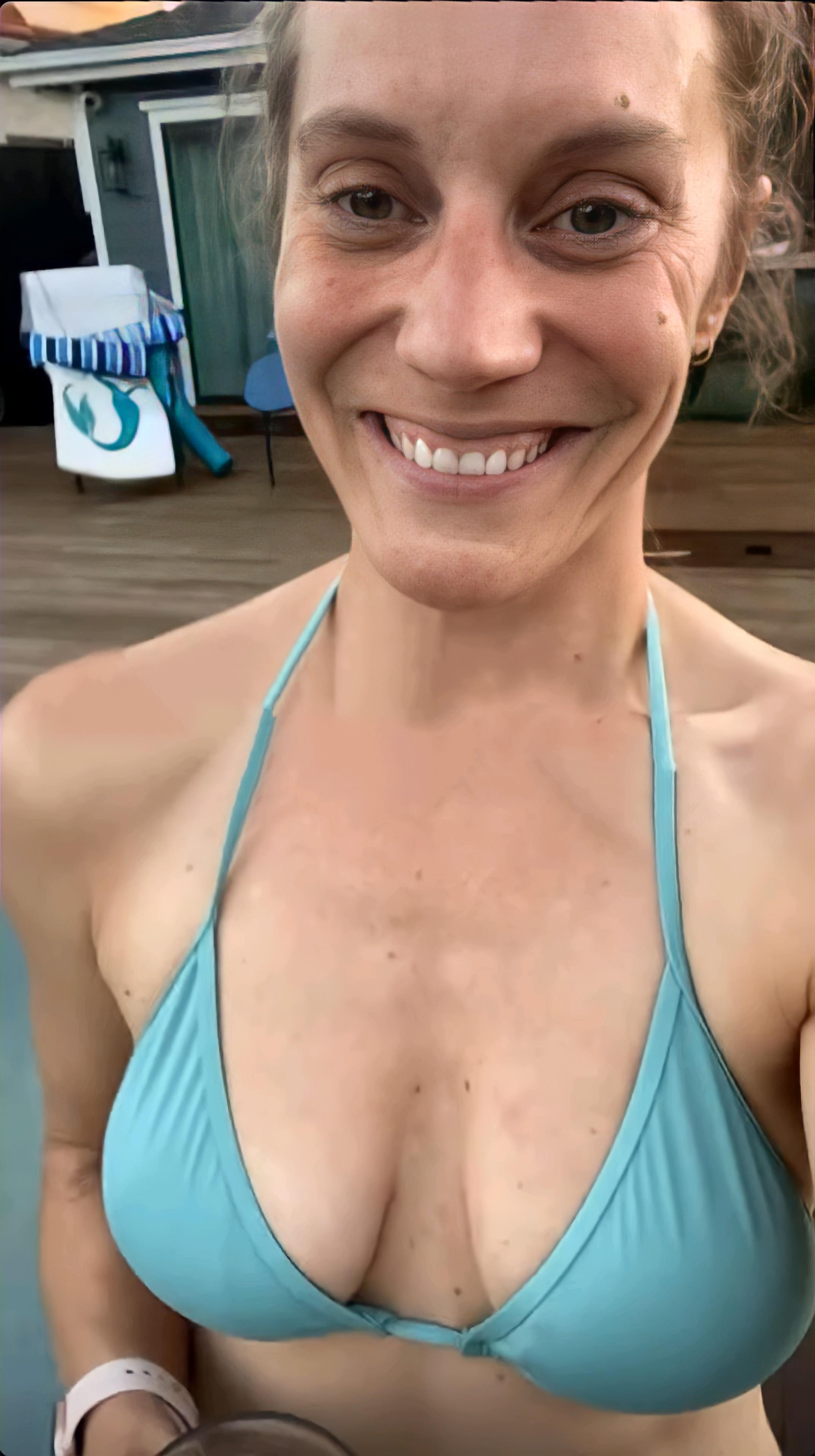 Katee Sackhoff | Scrolller