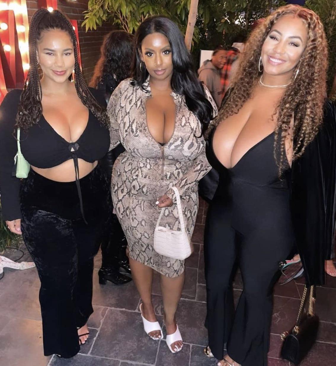 🐐🐐🐐 (@katelynsade, @marthaethio, @persephanii) | Scrolller