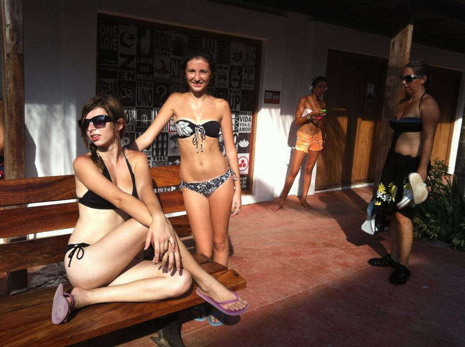 Kathya & Karla | Scrolller