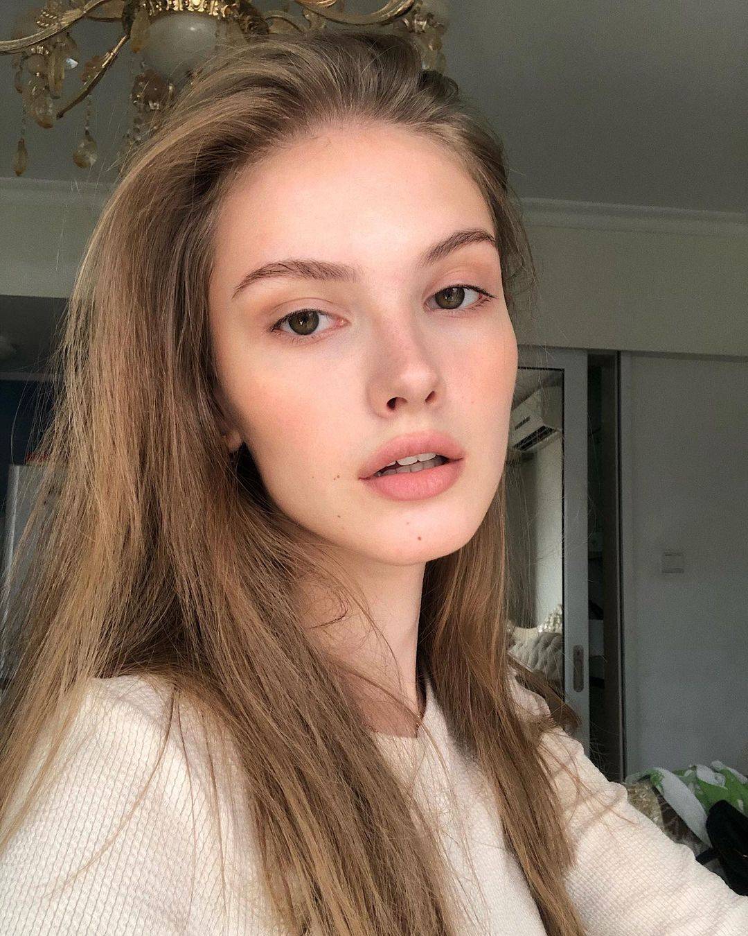 Katya Lavvv Scrolller